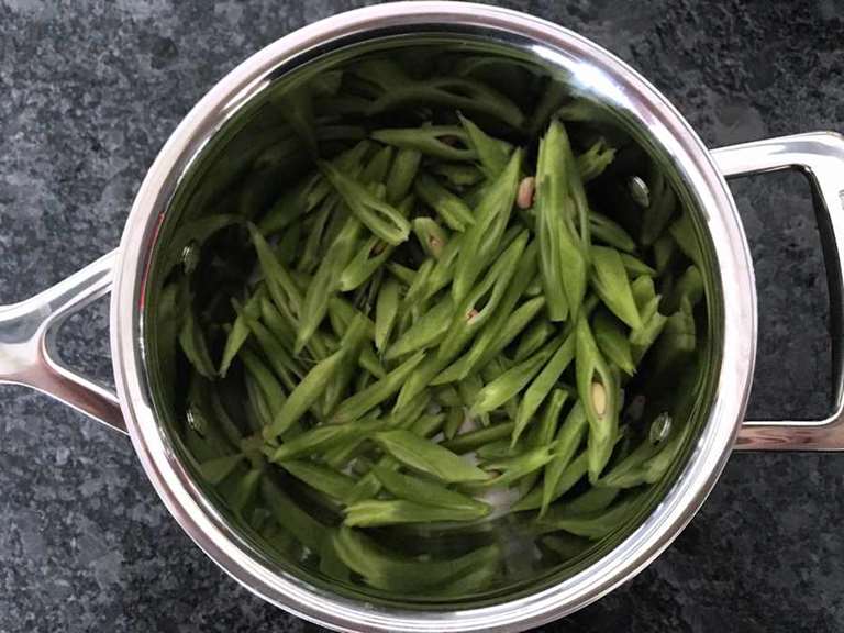 Garlicky Runner Beans | Recipe | Cuisine Fiend