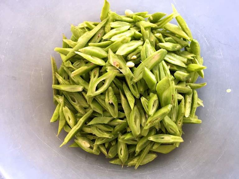 Garlicky Runner Beans | Recipe | Cuisine Fiend