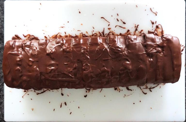 Metre-Long Cake | Recipe | Cuisine Fiend