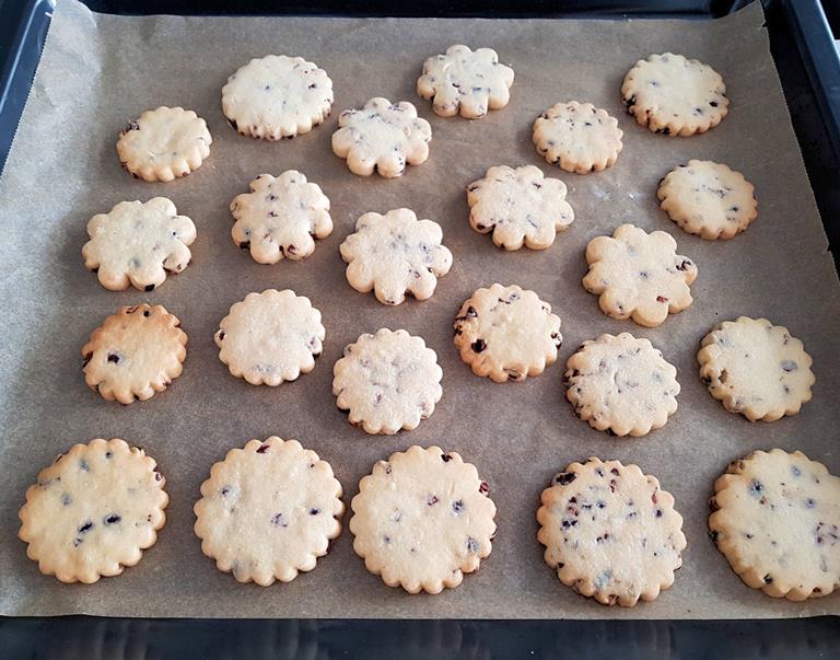 Sablé Biscuits With Cocoa Nibs | Recipe | Cuisine Fiend