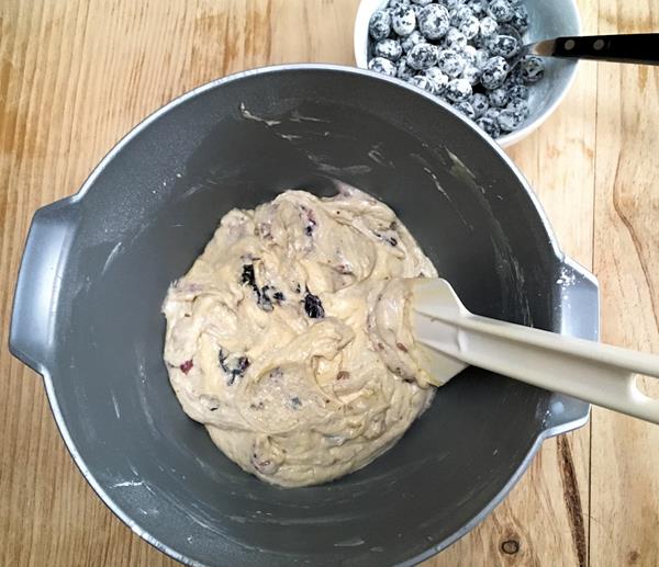 Cupcakes With Smashed Blueberries | Recipe | Cuisine Fiend