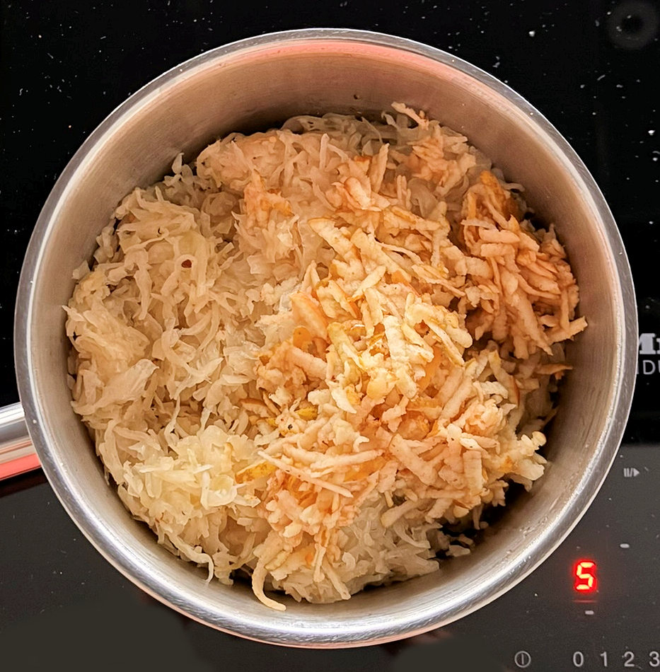 Braised Sauerkraut With Bacon And Apple | Recipe | Cuisine Fiend