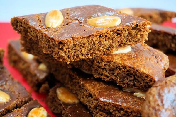 Chunky Dutch Gingerbread | Recipe | Cuisine Fiend